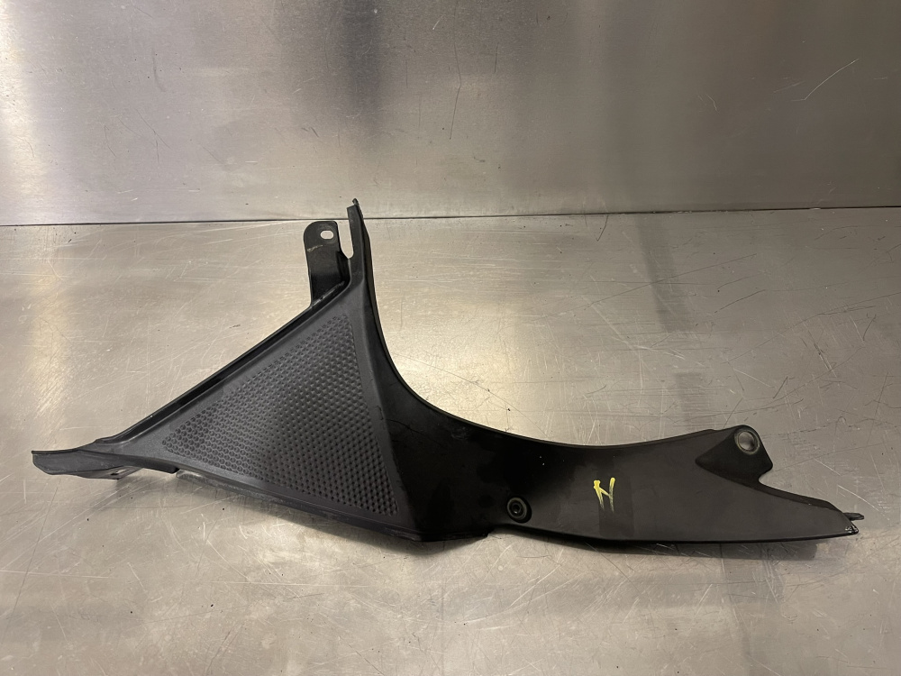 Yamaha YZF R125 2008-2013 Kåpe foran høyre øvre - ATG Bikeparts AS